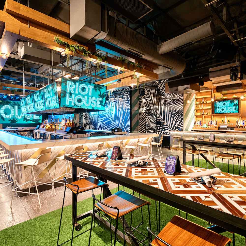 The Best Scottsdale Bachelorette Party Bars & Restaurants: Riot House ...